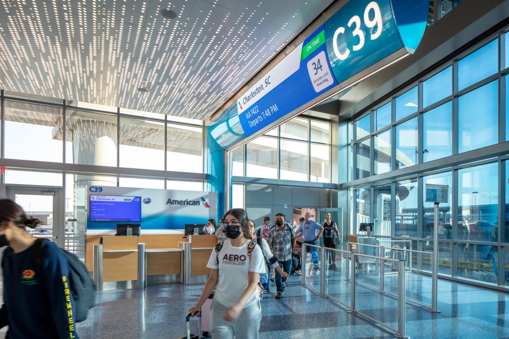 Dallas Fort Worth International Airport (DFW) Terminal C High-C Gates ...