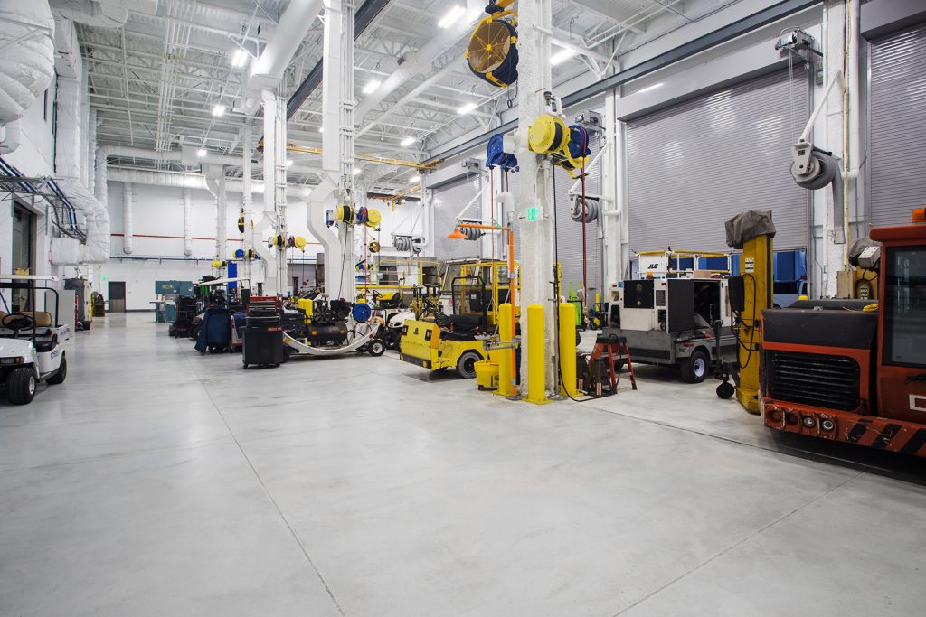 United Airlines Technical Operations Center (TOC) - East Aircraft ...