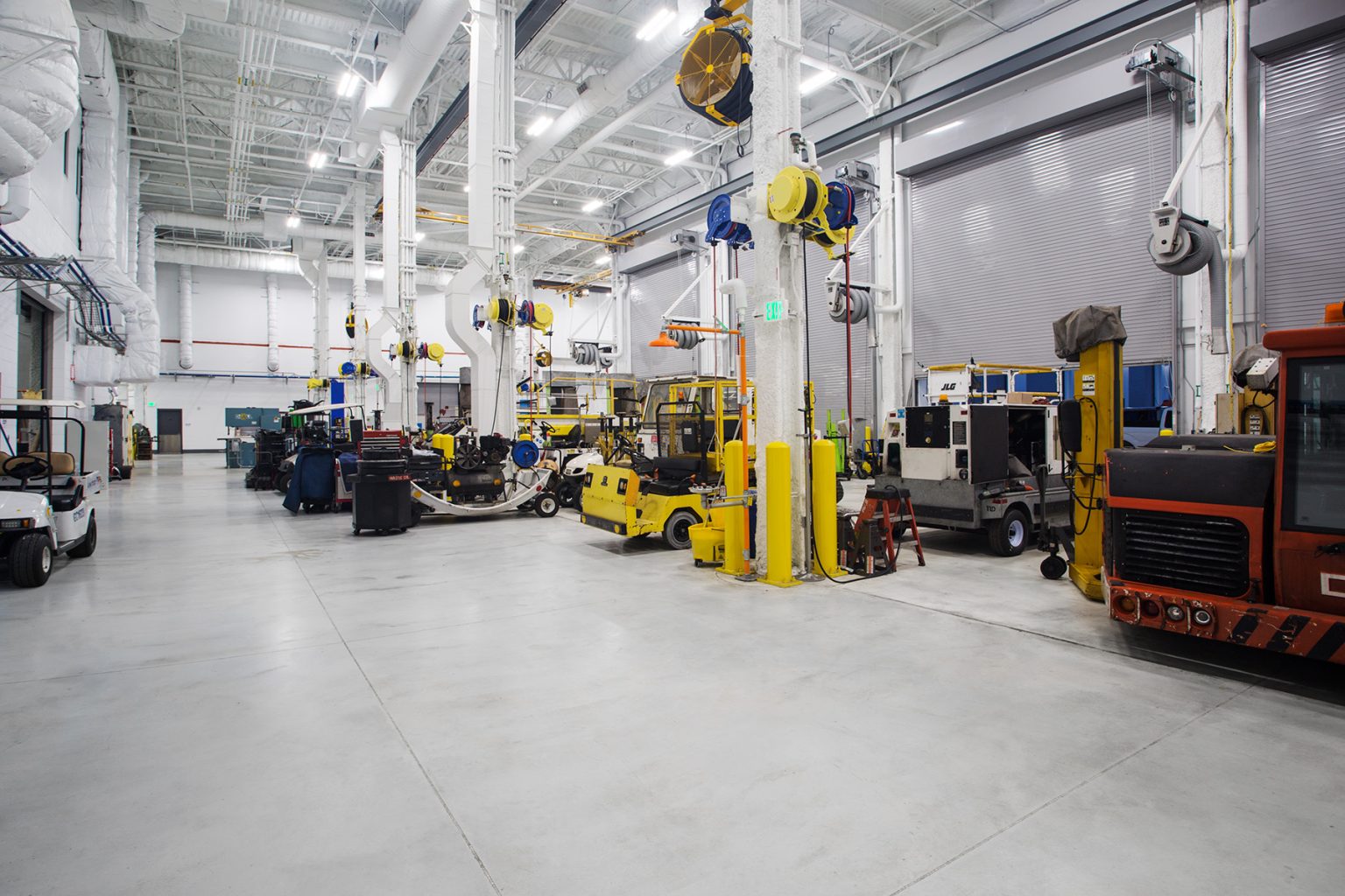 United Airlines Technical Operations Center (TOC) - East Aircraft ...