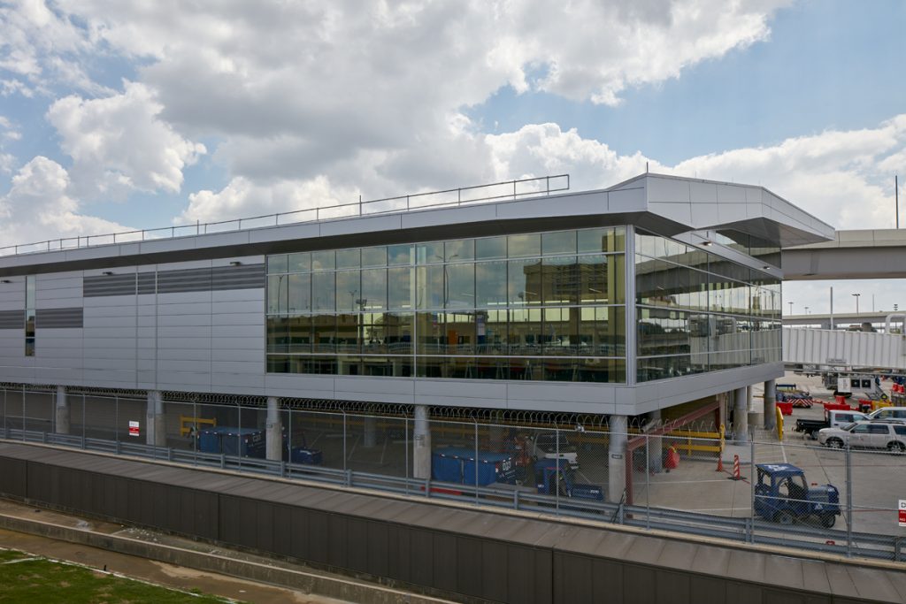 Dallas Fort Worth International Airport (DFW) Terminal C High-C Gates ...
